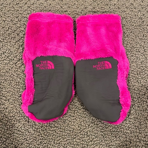 The North Face | Accessories | The North Face Fleece Girls Hot Pink ...